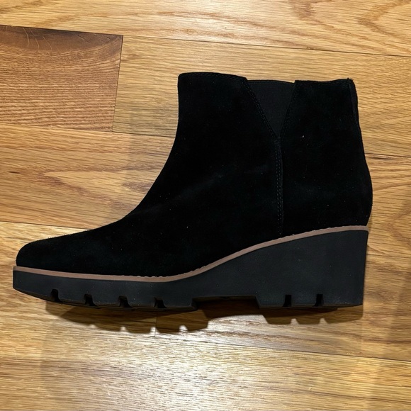 Vionic | Shoes | Vionic Black Water Repellet Suede Wedge Boots Hazal ...